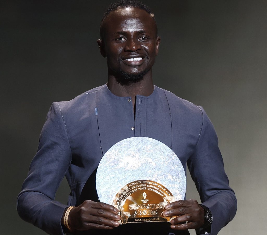Sadio Mané remporte le premier Prix Socrates de l'histoire